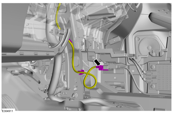 Ford Escape — Снятие и установка — Модуль SYNC [APIM] к кабелю порта ...